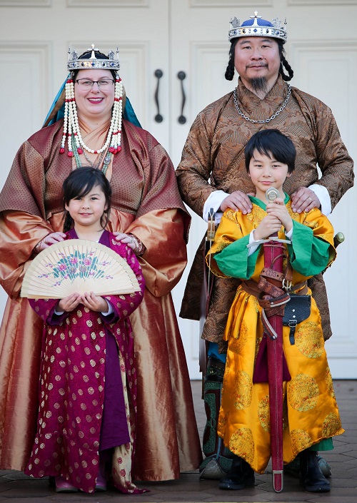 33rd Crown of Lochac: Kinggiyadai II and Altani II – Lochac Royalty